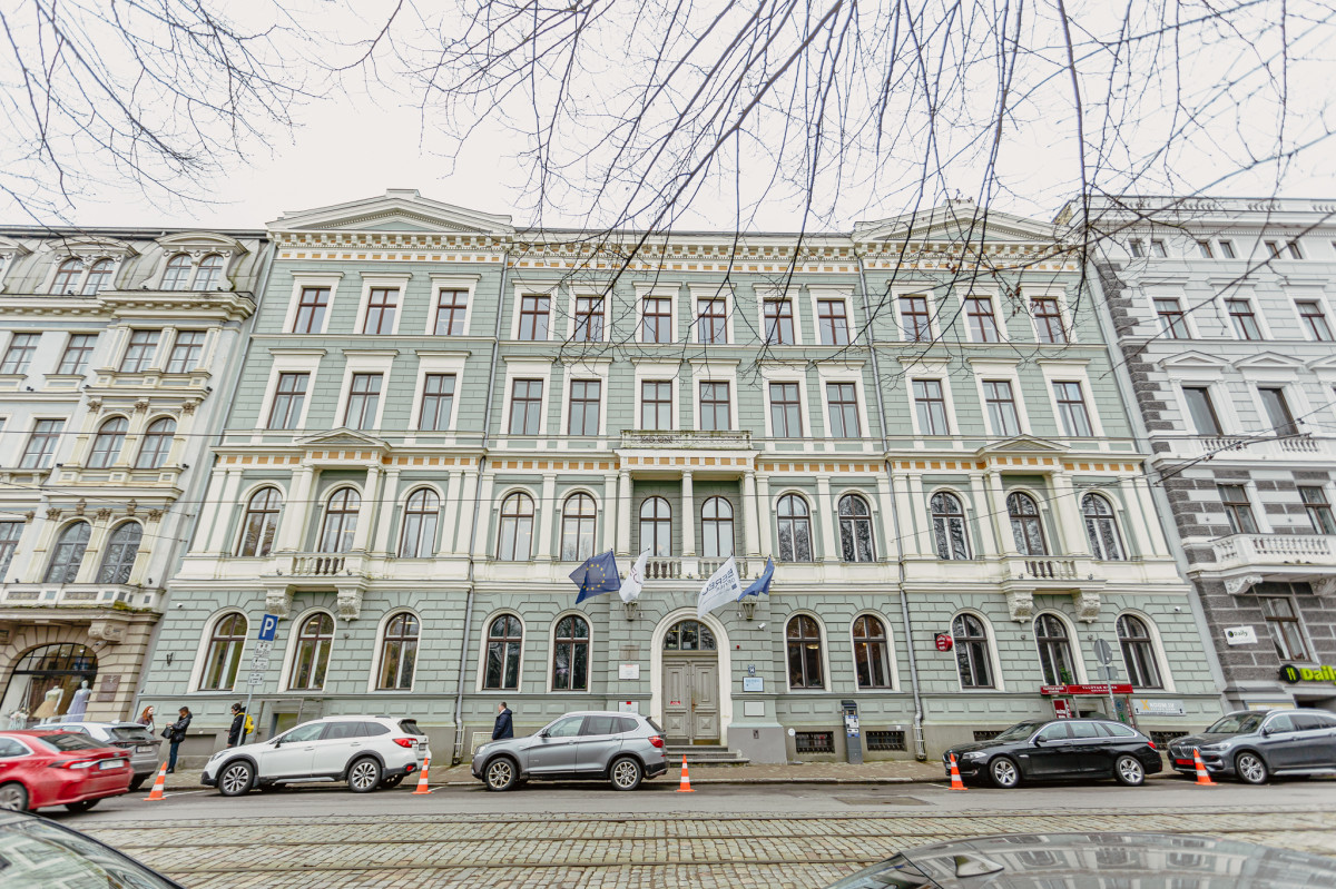 Rīga, Vecrīga, Zigfrīda Annas Meierovica bulvāris 14 - VNI sludinājumi
